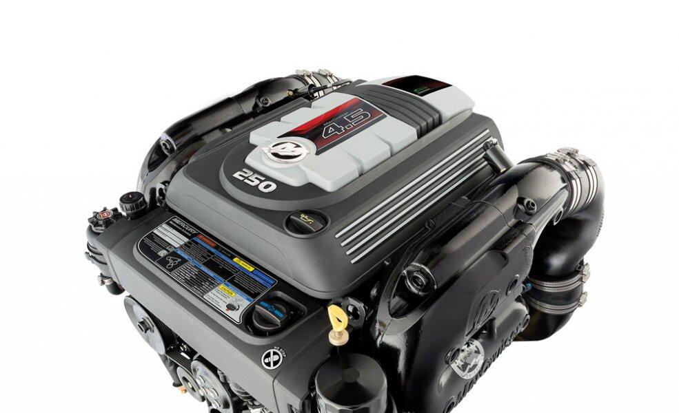 MerCruiser 4.5L MPI 250hk SeaCore Bravo III drivline